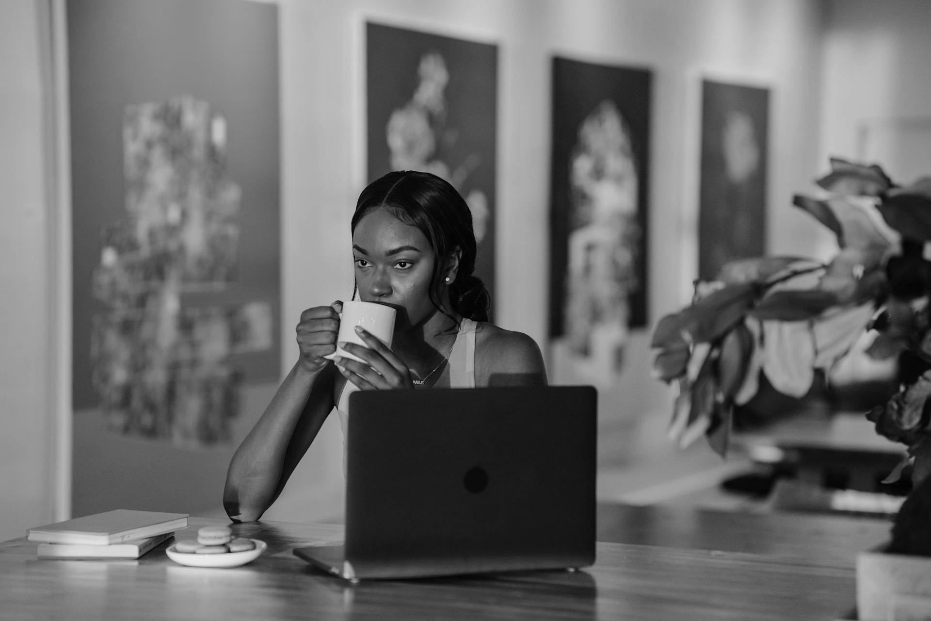 4 Key Stages In A Modern Single Woman's Life | Single Women